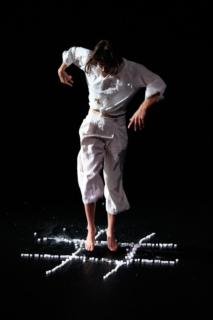 LEA HOFFMANN – PERFORMING ARTIST