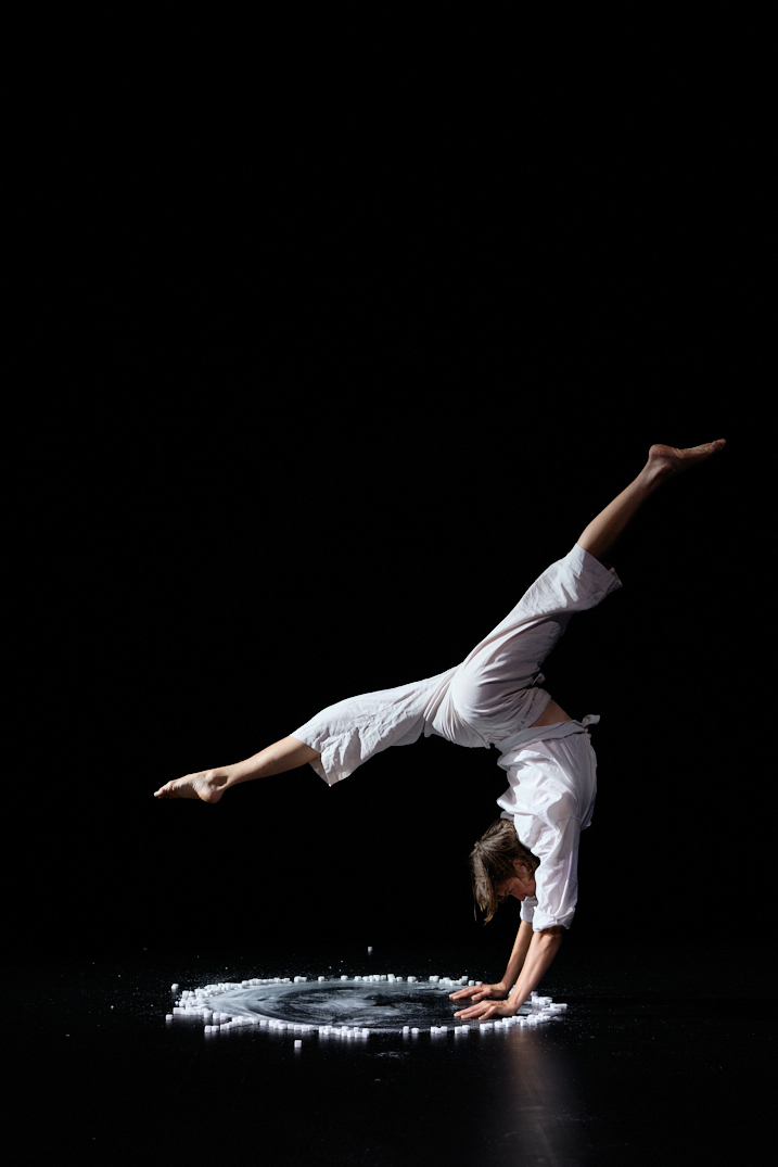 LEA HOFFMANN – PERFORMING ARTIST